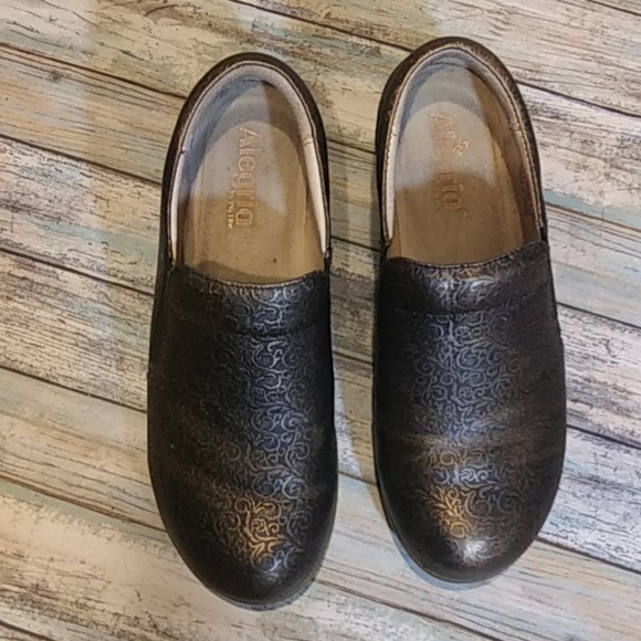 Alegria | Shoes | Alegria Womens Eryn Bronze Swirl Clogs | Poshmark
